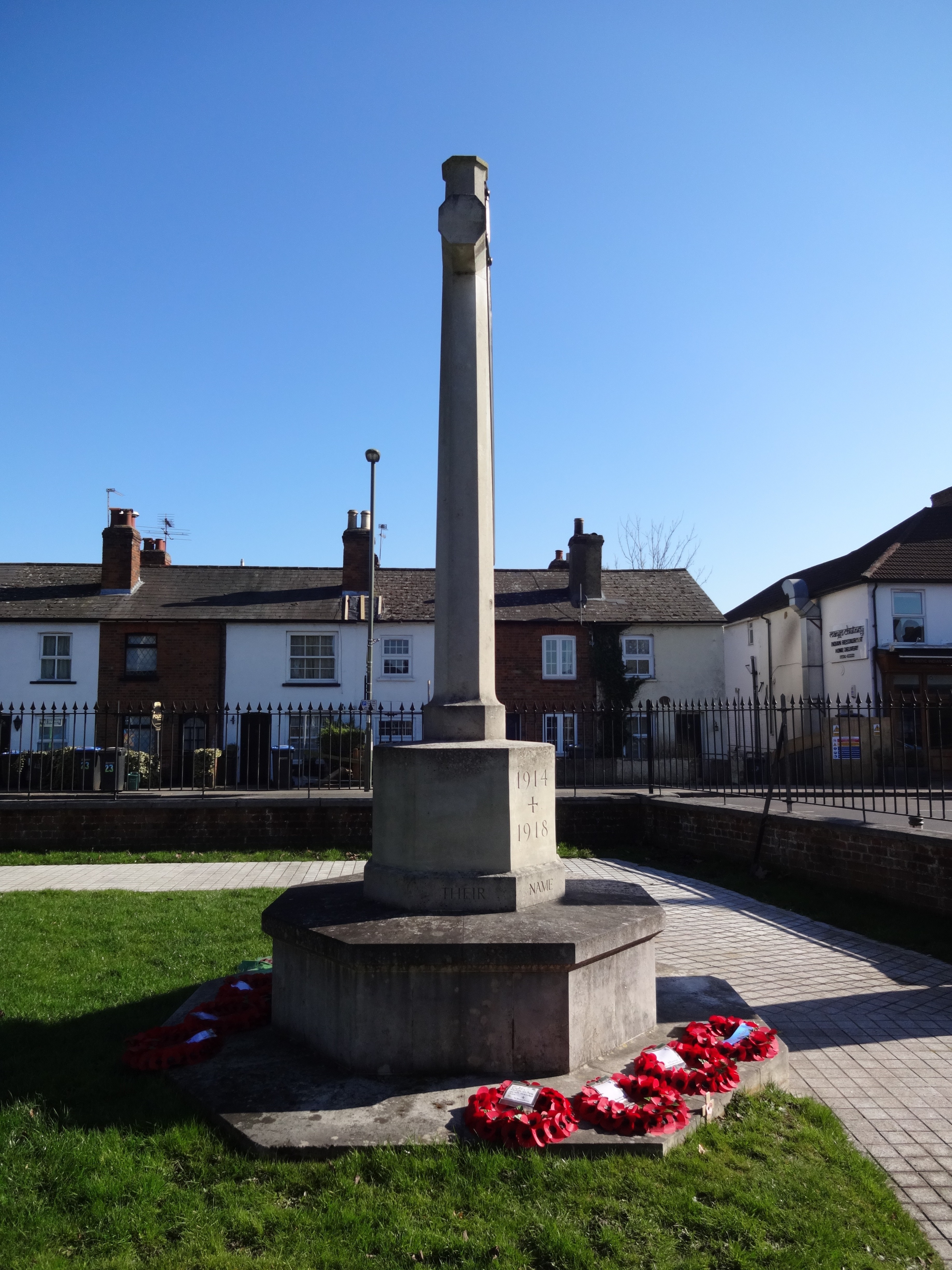 Englefield Green Cross Of Sacrifice - War Memorials Online