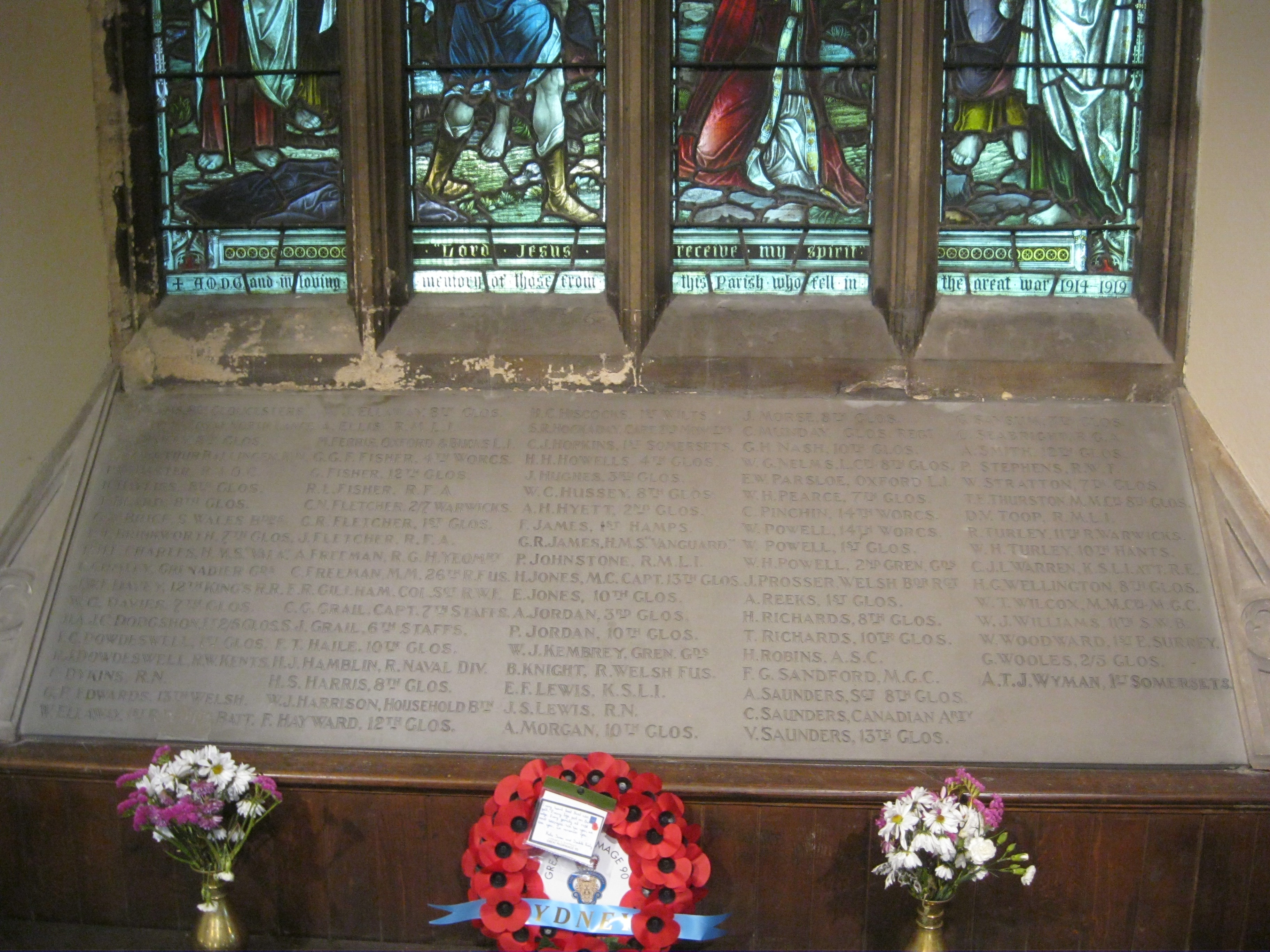 MEMORIAL WINDOW - WW1 - War Memorials Online