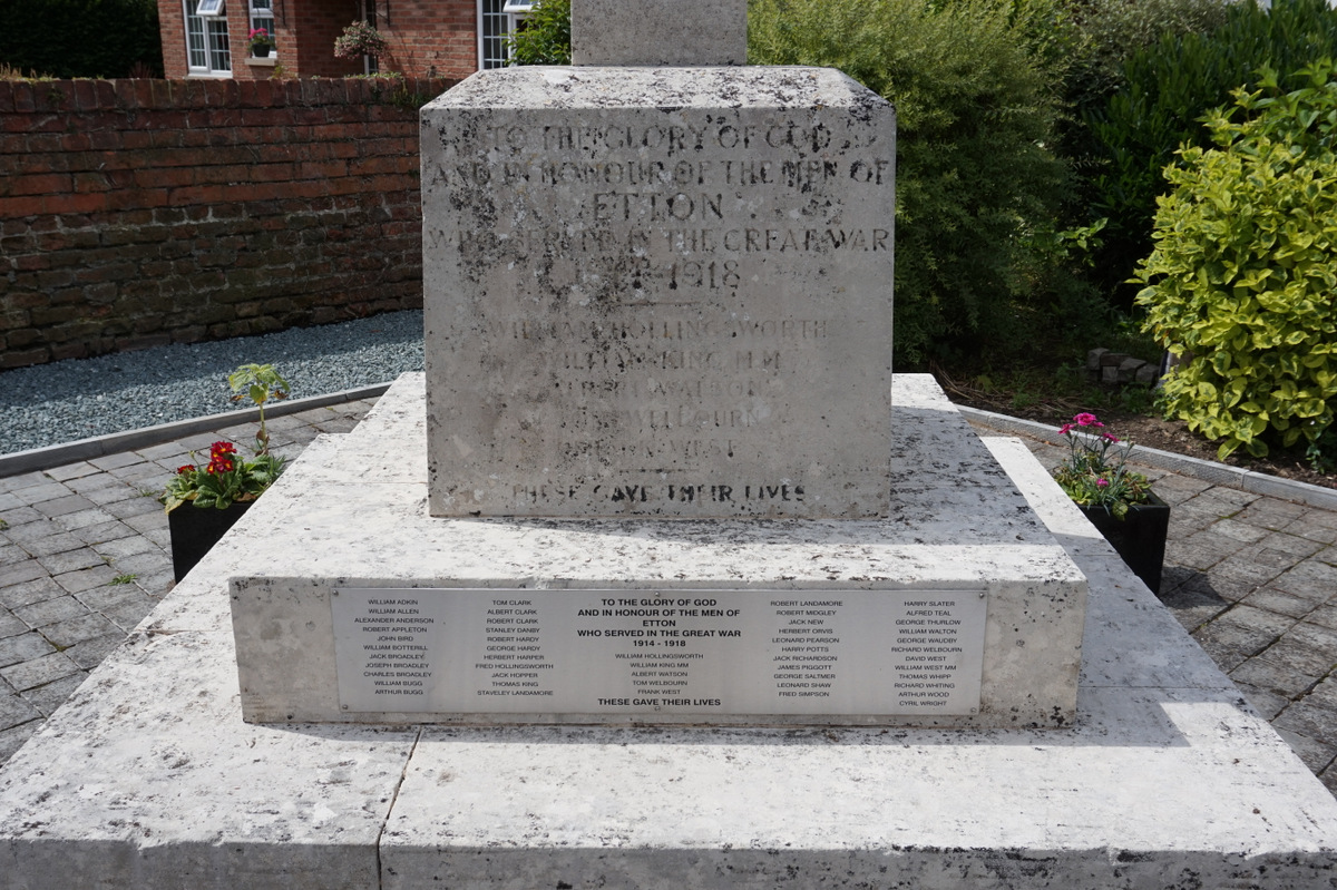 Etton - War Memorials Online