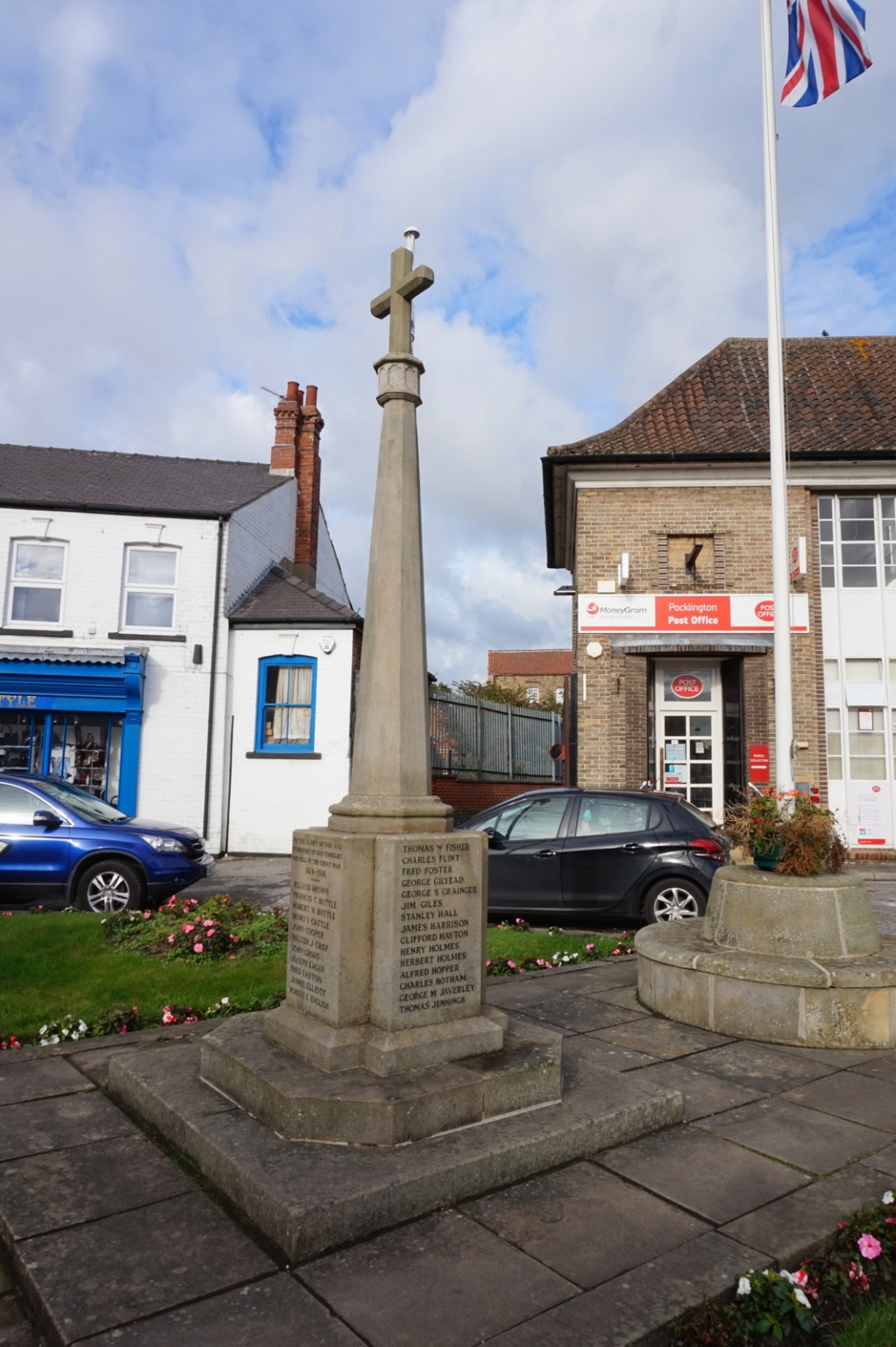 POCKLINGTON WW1 MEMORIAL CROSS