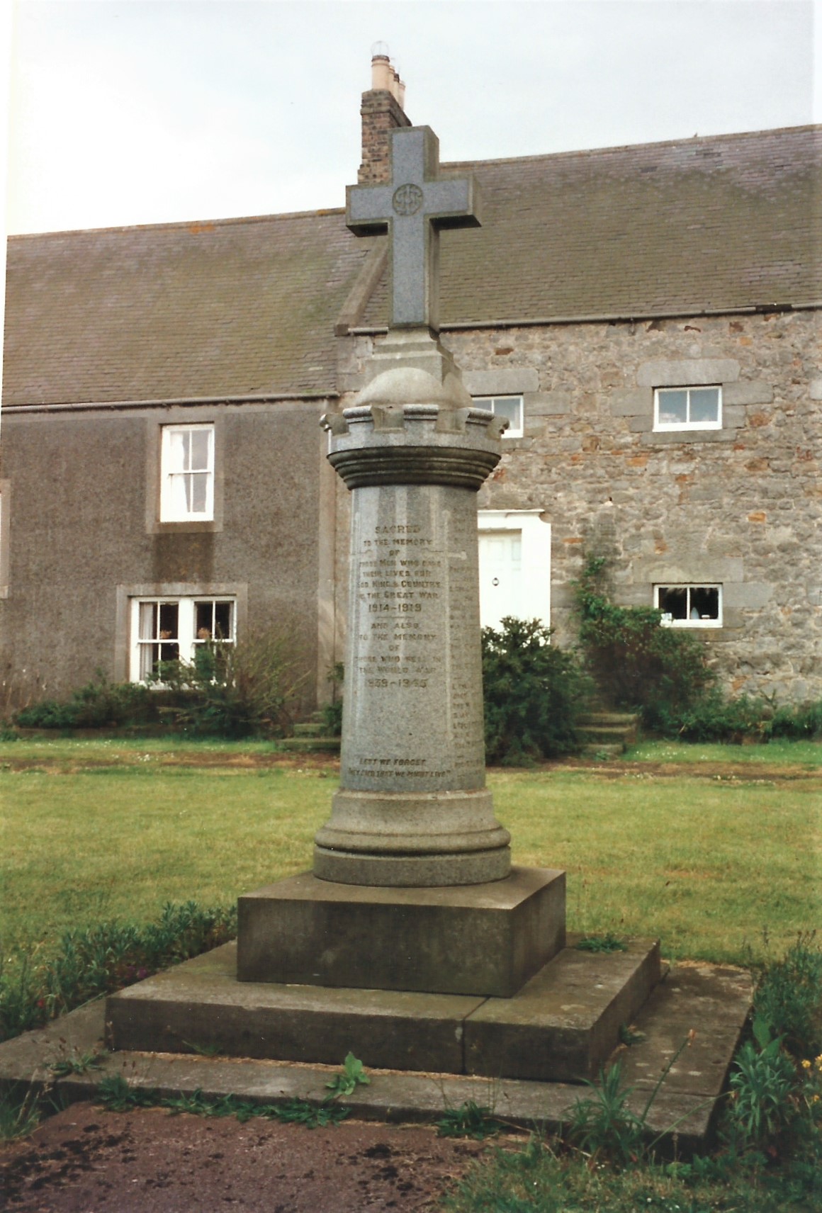 LOWICK (Northumberland) - War Memorials Online