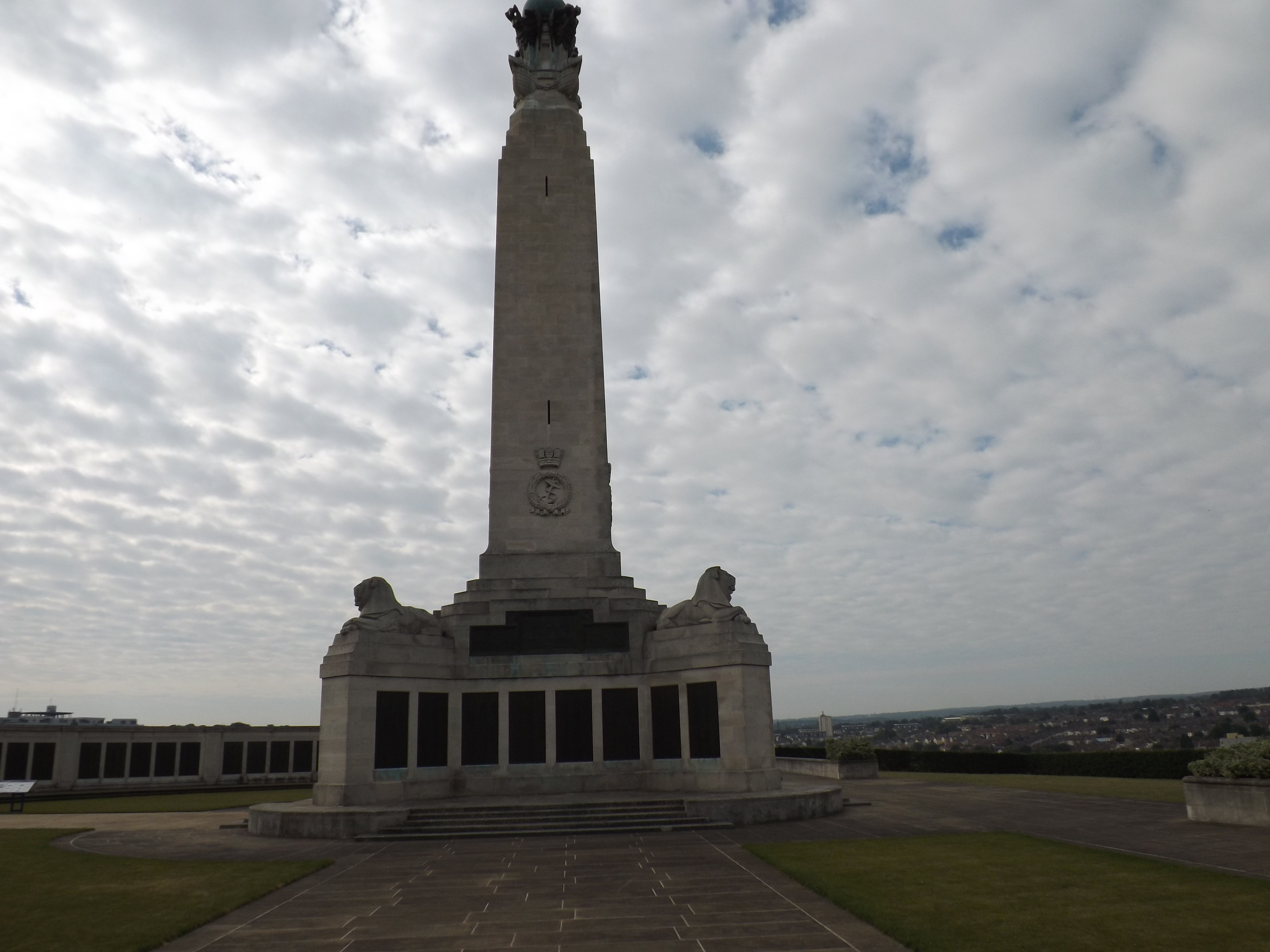 CHATHAM ROYAL NAVAL MEMORIAL TO THE MISSING - War Memorials Online