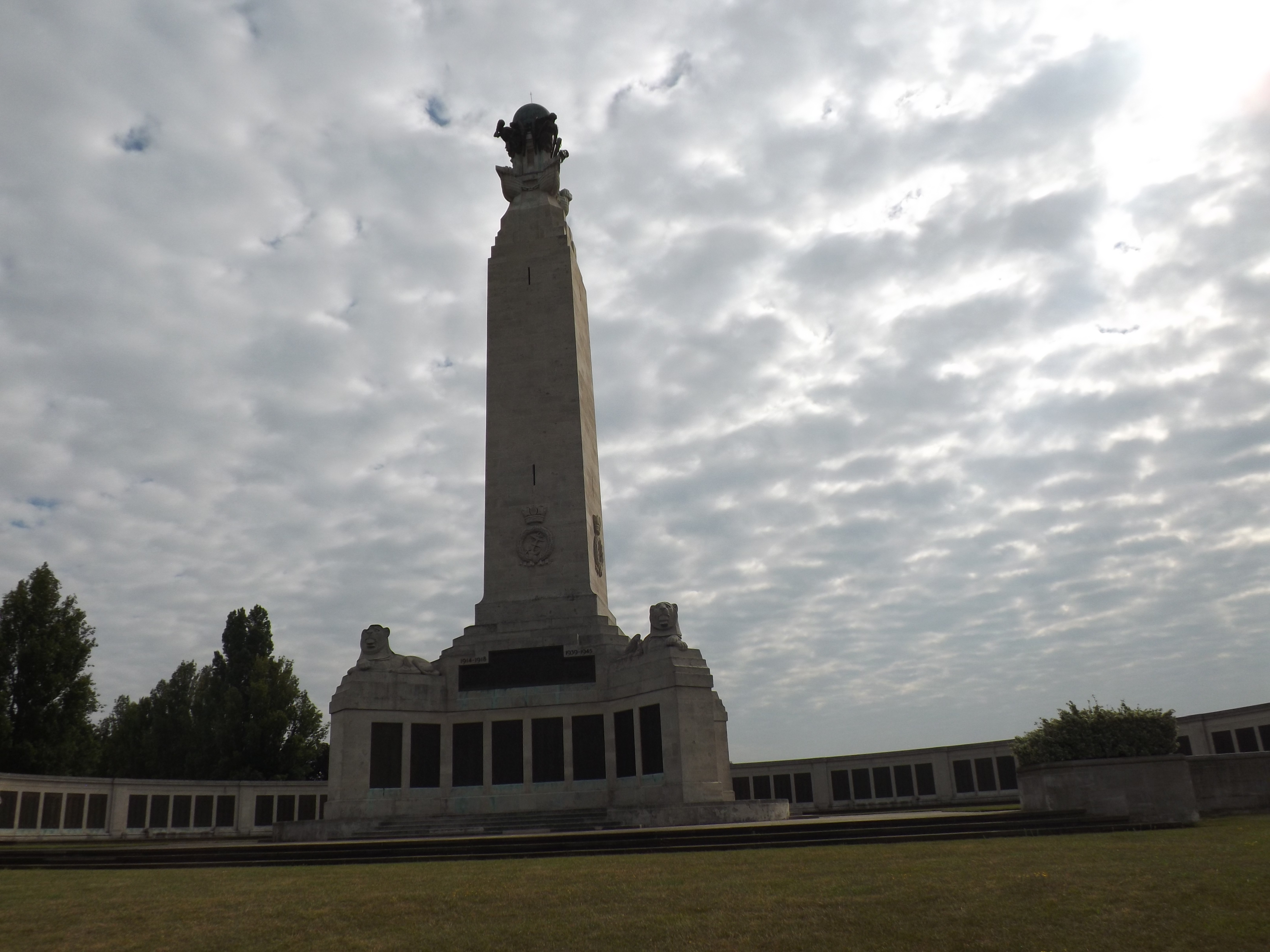 CHATHAM ROYAL NAVAL MEMORIAL TO THE MISSING - War Memorials Online