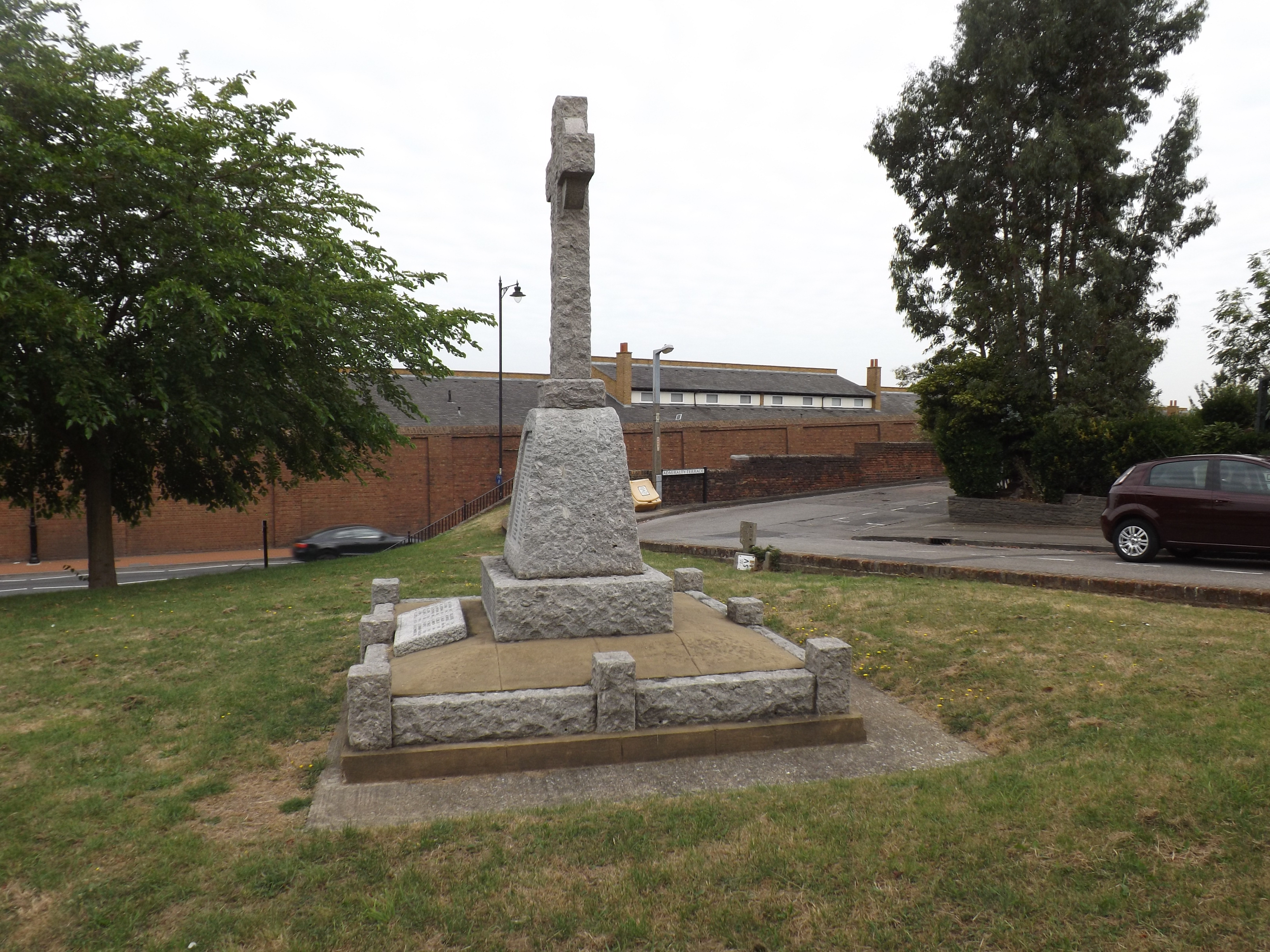 Old Brompton Cross - War Memorials Online