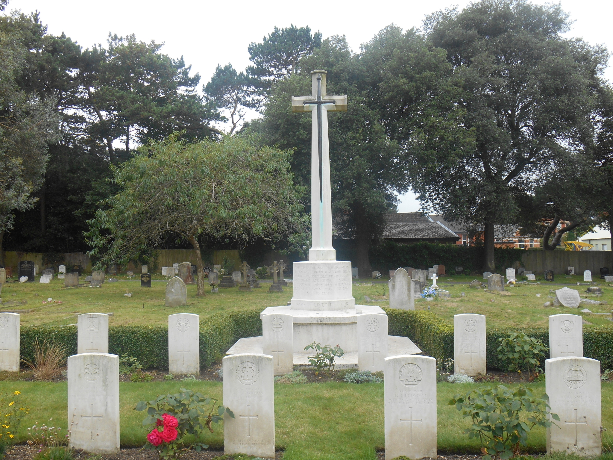 BOURNEMOUTH EAST CEMETERY CWGC Cross - War Memorials Online