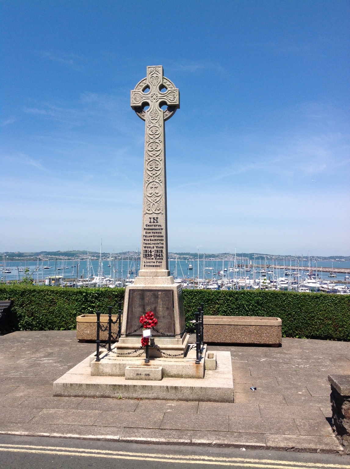 BRIXHAM - War Memorials Online